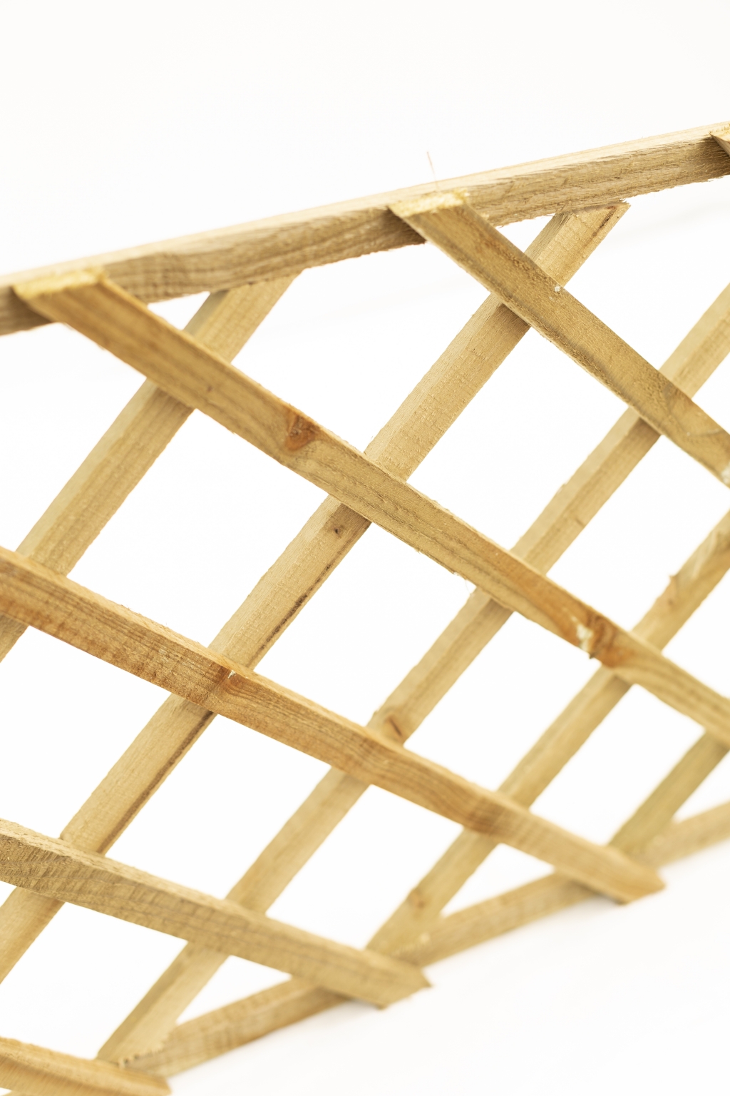 Light Duty Diamond Trellis (1.8m x 0.45m / 6ft x 1.5ft) - The Gardens Group