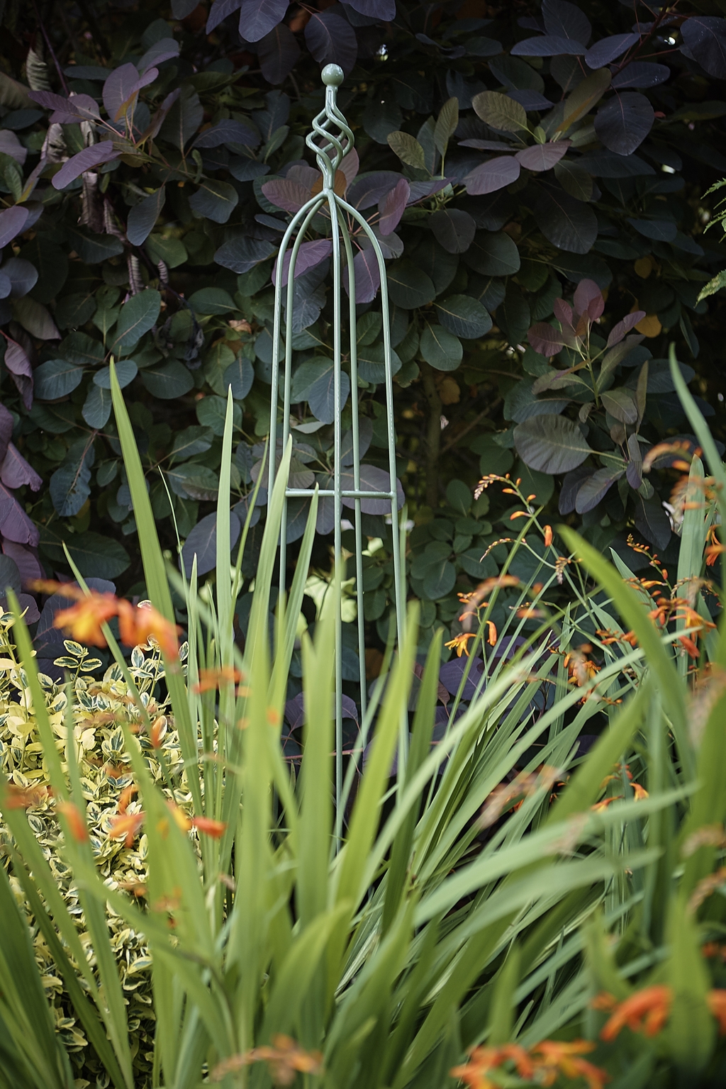 Priory Obelisk 1.4m Sage - The Gardens Group